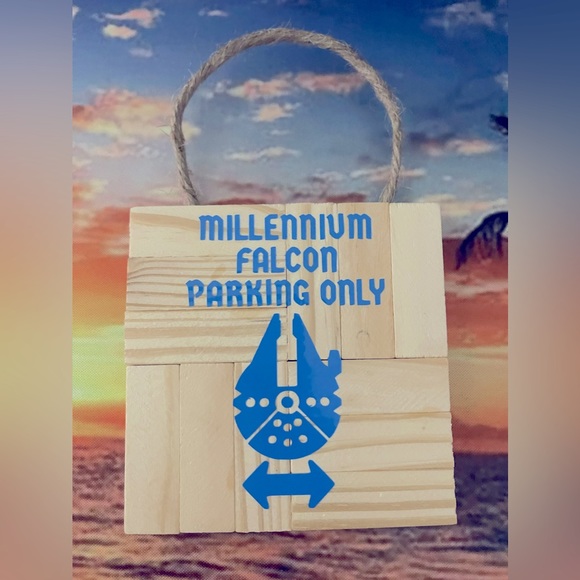 Star Wars | Accents | Star Wars Millennium Falcon Parking Only Door ...